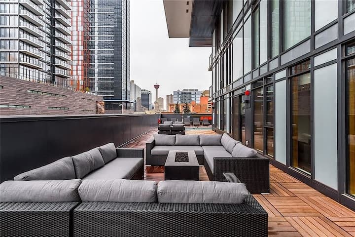 Modern Corner Condo With A View! - Calgary