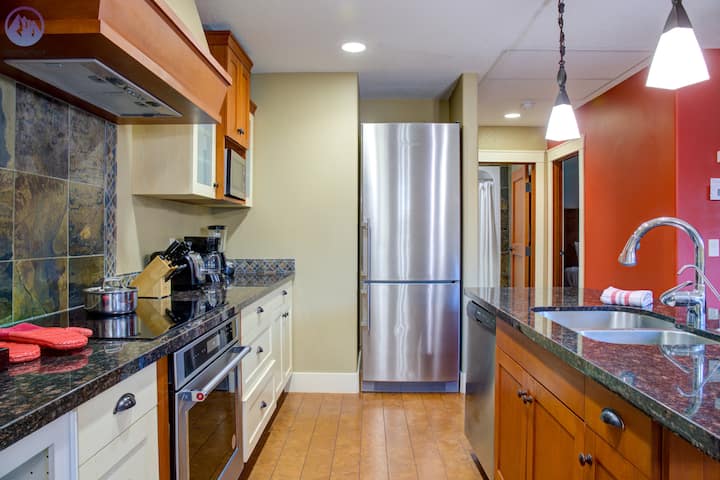 Chinook Manor - Canmore