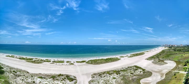Majestic Gulf Front Sunset Condo - Clearwater, FL