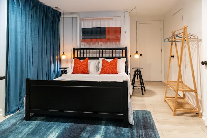 Modern Charles Village Studio - Baltimore