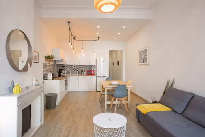Charment Appartement - トゥーロン