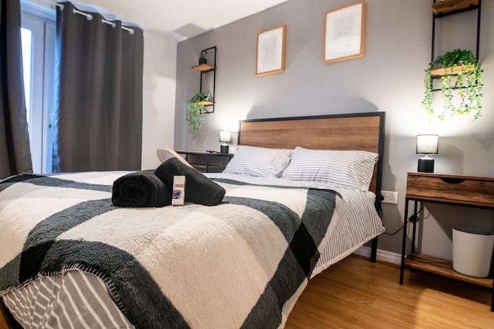 City Centre, Free Parking, Sleeps 6, Smart Tvs - Manchester