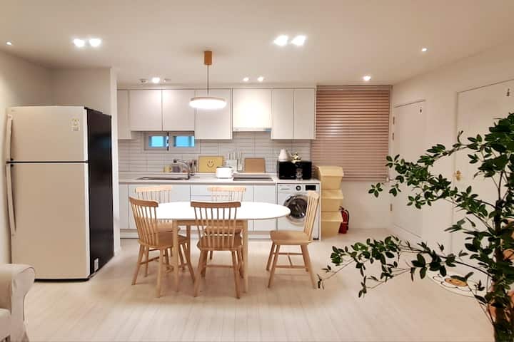 Luxury For Family, Terrace, 3room,2bath,metro 1min - Seoul