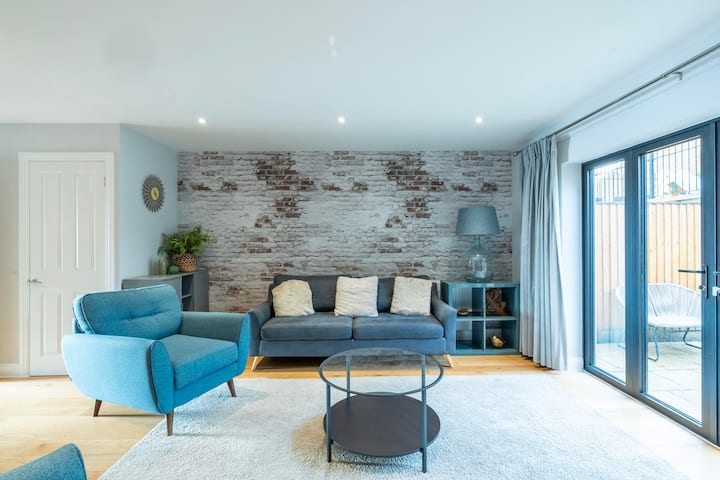 Superb 3-bed House With Parking In Bath - Wiltshire