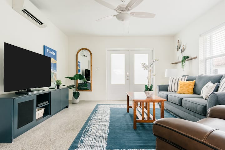 Walk To Beach & Sleep In King Bed -Island Comfort! - Pompano Beach, FL