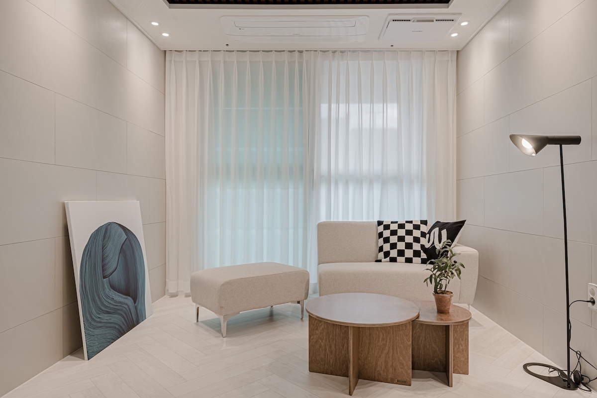 503 Bangbae Full-Furnished Premium Villa - Houses for Rent in Seoul ...