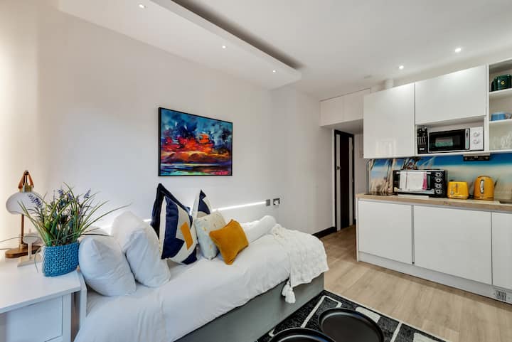 Stylish Retreat, Perfectly Cozy Ideal W/ Ac - Londres
