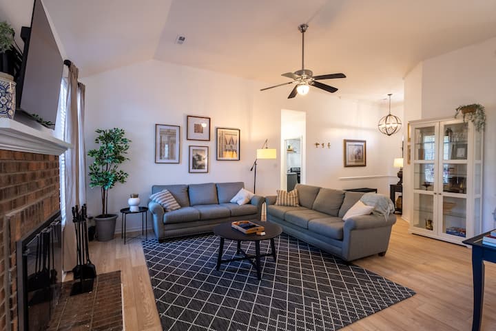 Cozy Comfortable 3bd 2bath + Pool Charlotte Home - Lake Wylie, SC