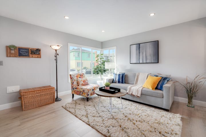 Renovated Cottage With Spacious Backyard - Alameda