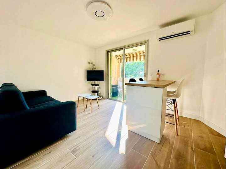 Confortable Studio Avec Parking, Clim Et Wifi - Saint-Raphaël