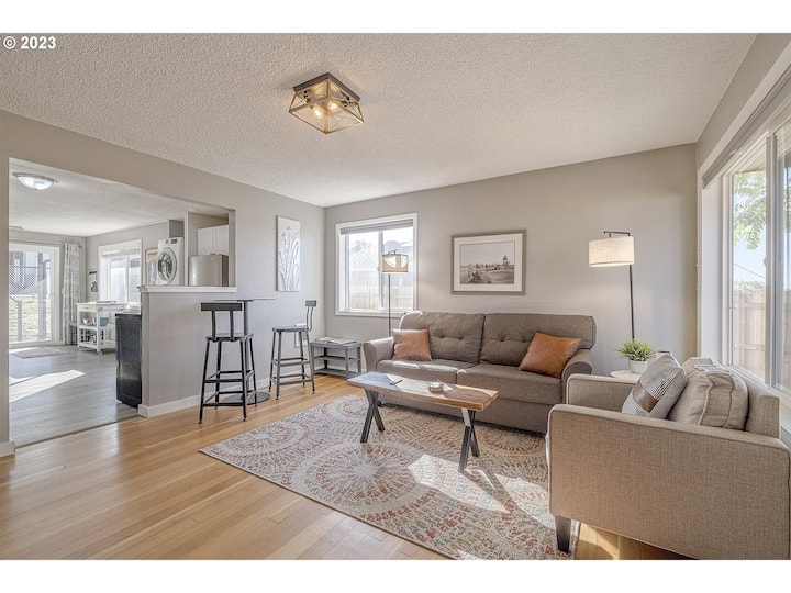 A Grand House - Vancouver, WA