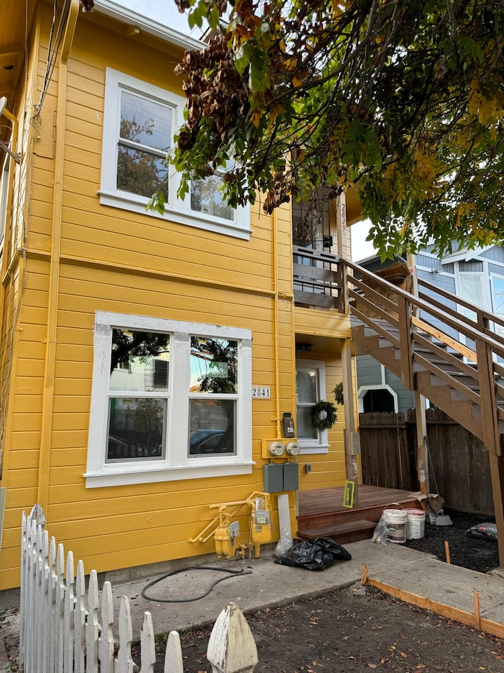 Bumblebee Apr May June Reduced Month/week Discount - Berkeley
