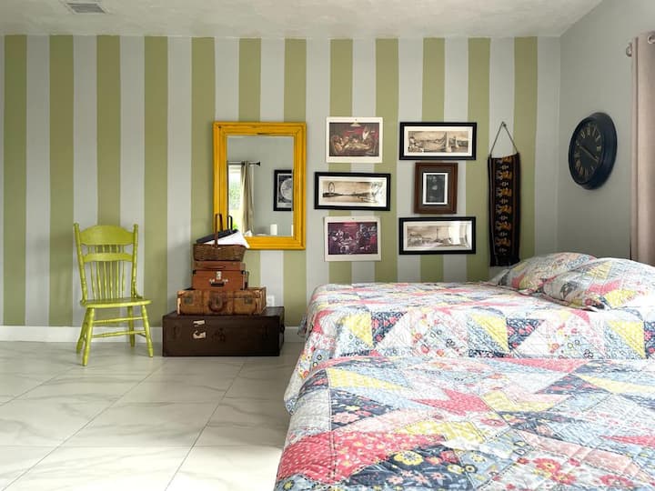 Room For 4 In Little Havana (6g) - Miami