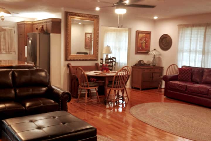 Beautiful 4 Bedroom/2 Bath Home - Pensacola, FL