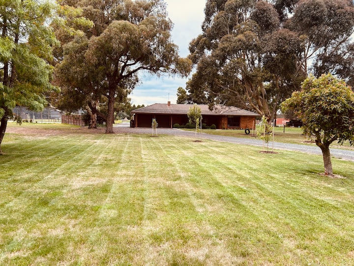Home Among The Gum Trees - Creswick