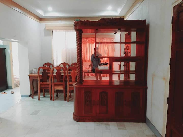 Private Home, 6 Beds W/jacuzzi, Wi-fi, & Netflix - General Santos City
