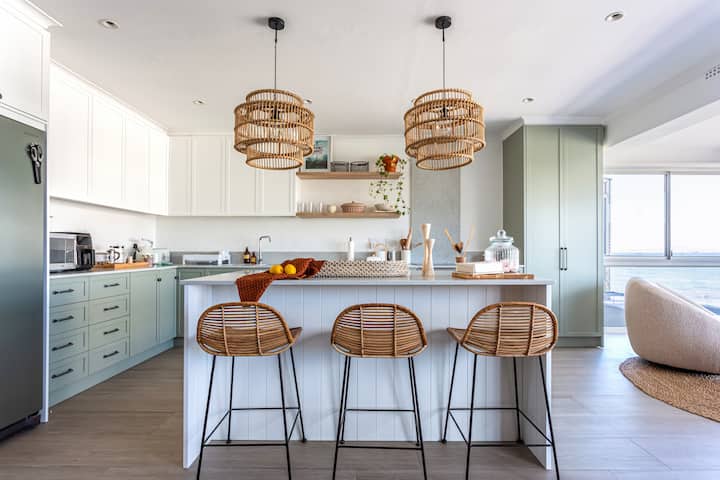 Stunning Ocean View Penthouse W/ Inverter - Cape Town