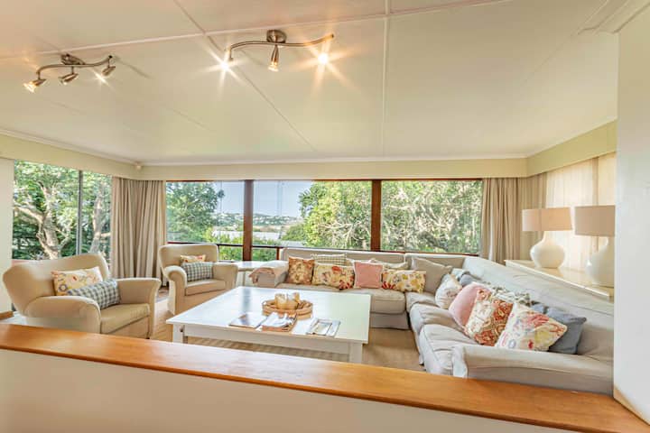 Spacious Home, Near The Beach - Kenton-on-Sea