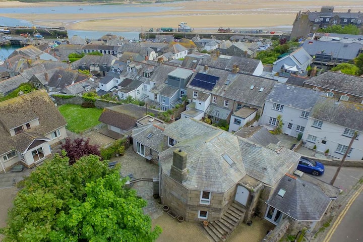 Quirky And Unusual Home In Padstow - Padstow