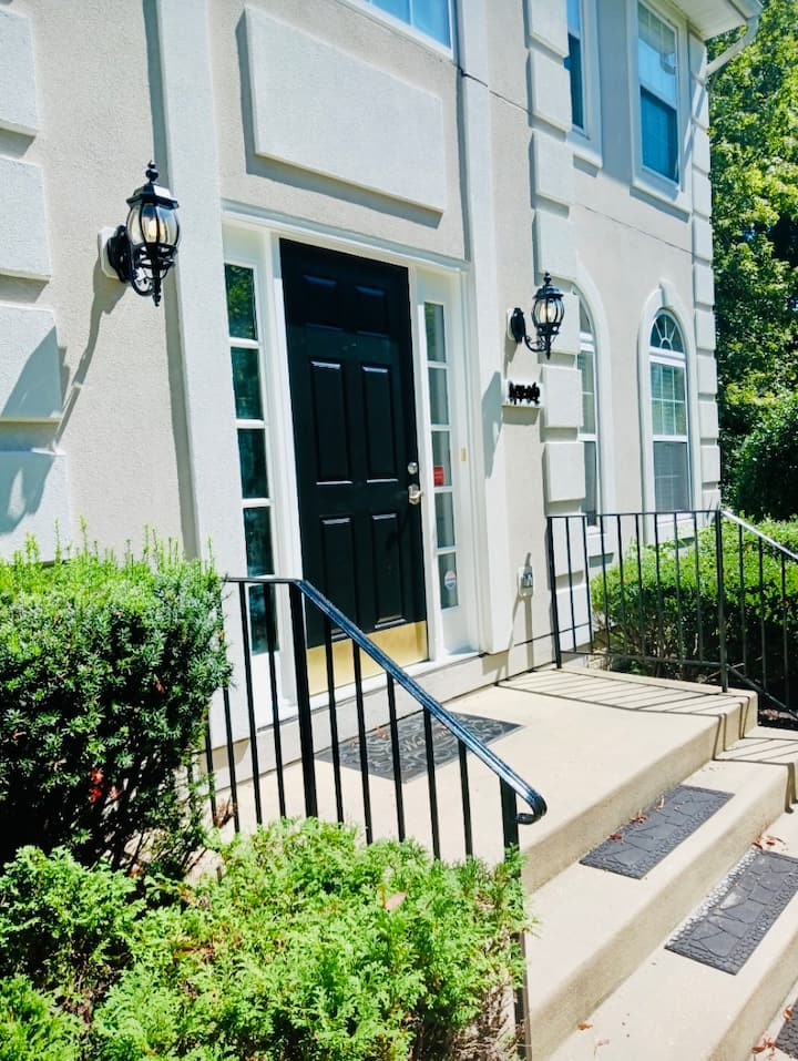 Spacious Home In Quiet Community! - Clinton, MD