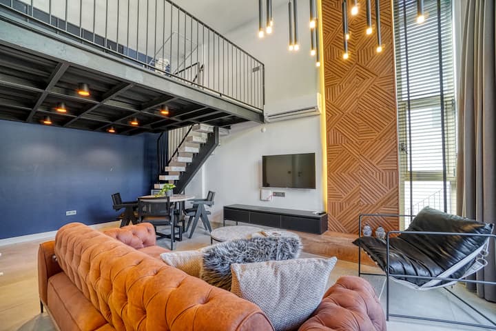 ÇArşıya Yürüme Mesafesi, Havuzlu Loft Daire -C5 - Çeşme