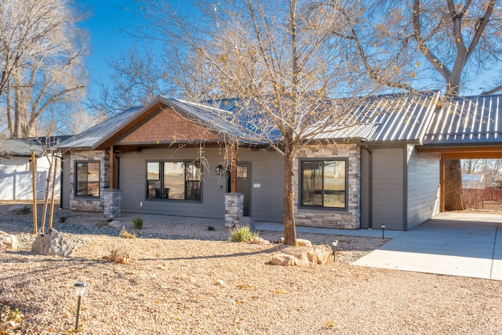 Brand New W/ev Charger! Casa Gemela A - Kanab, UT