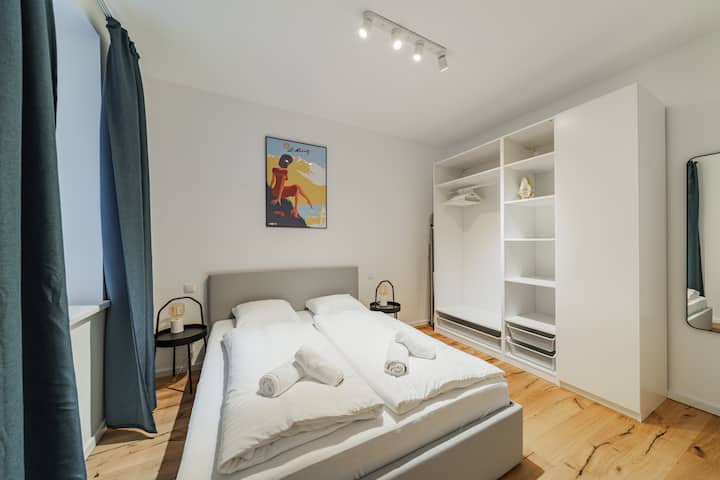 1br Gem With Stylish Décor & Welcoming Flair - Vienna
