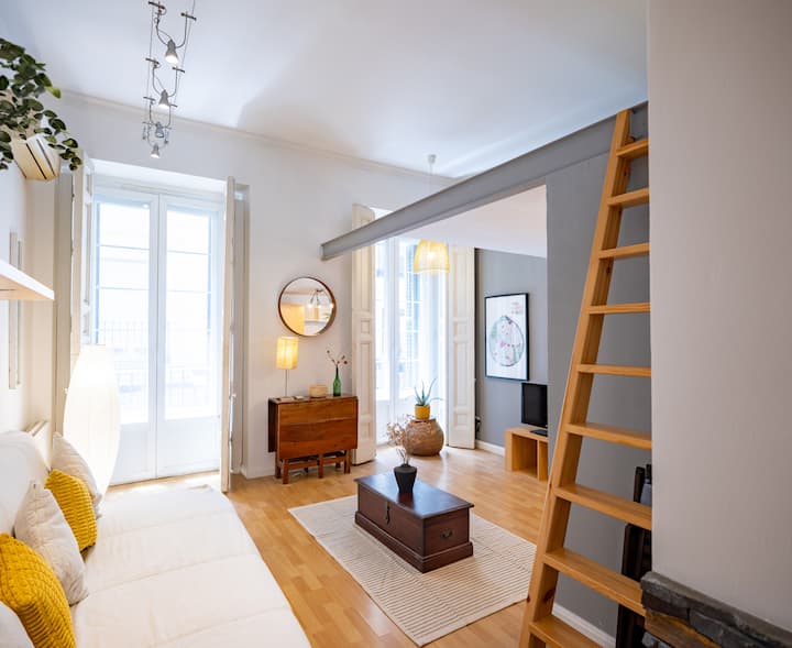 Beautiful Apartment In Malasaña For 3 Pax - Madrid