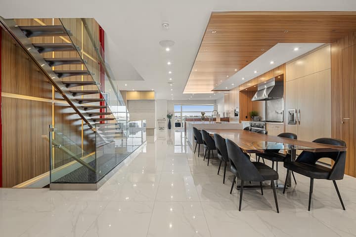 Calgarys Pinnacle Of Luxe Living - Calgary