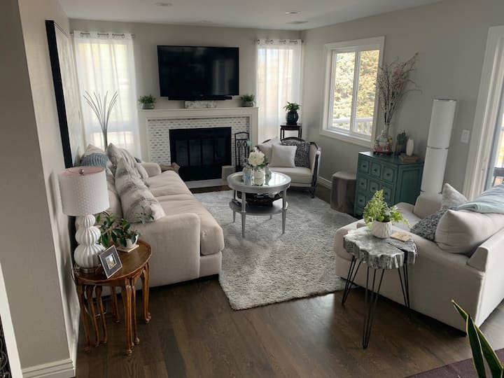 Beautifully Furnished Louisville Oasis - Broomfield
