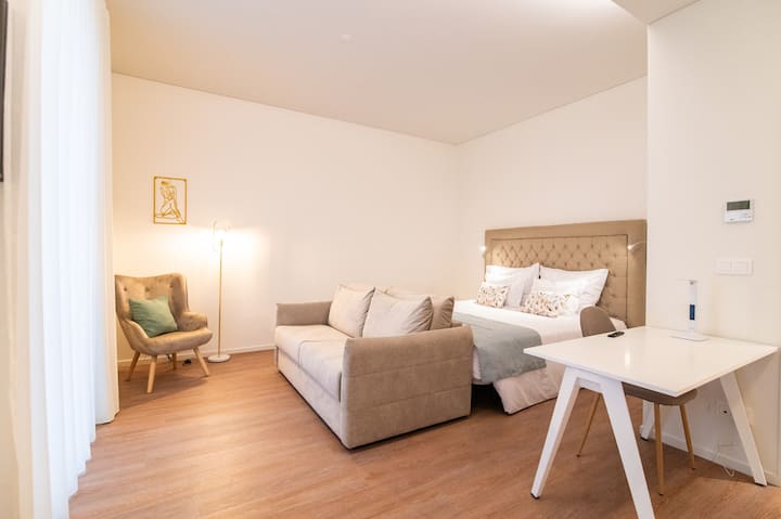 Private Suite With King-size Bed - Ponta Delgada