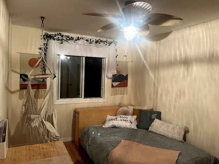 Private Room In Lovely Home. - Brockville
