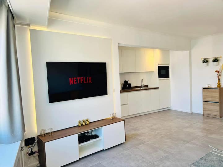 Ostend Center Top Floor Apartment+ Free Parking - Ostende