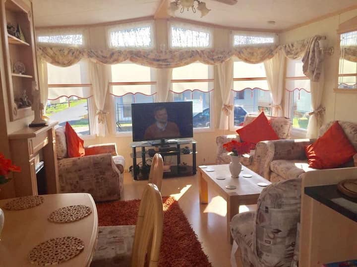 Happy Days Caravan - Towyn