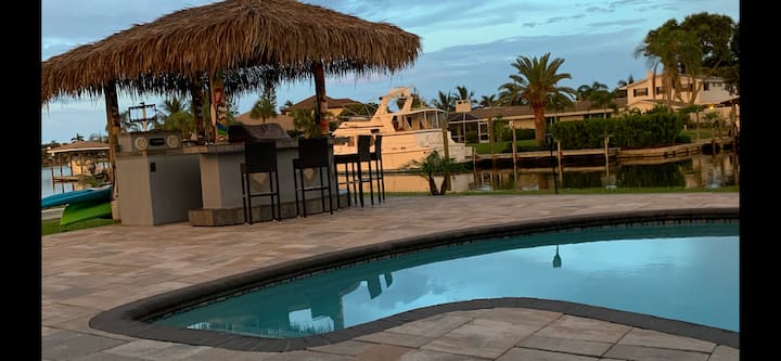 Waterfront/tiki Bar/pool/dock/beach - Cocoa Beach, FL