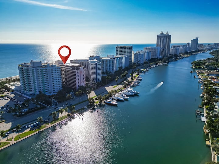 Huge Beachfront 2400sqft | 5br/5ba | Ocean View - Miami Beach, FL