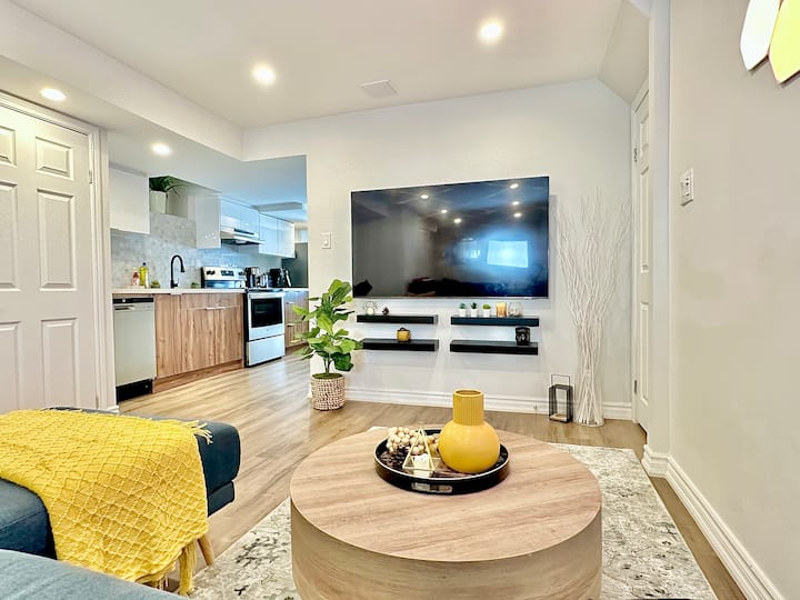 Luxury Modern Apartment - Cozy, Fast Wifi, Parking - Milton