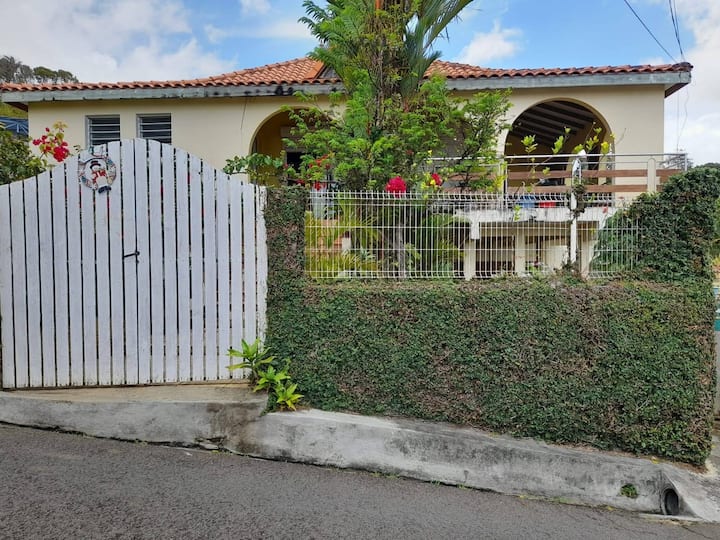 Sweet Paradise Studio à 10 Mn Du Centre En Voiture - Fort-de-France