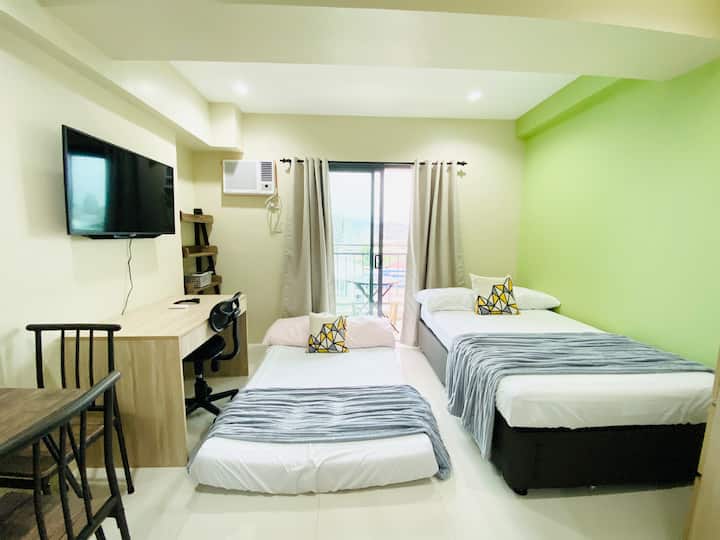 New Flat For 4 W/ Wi-fi, Balcony & Gym - Cebu