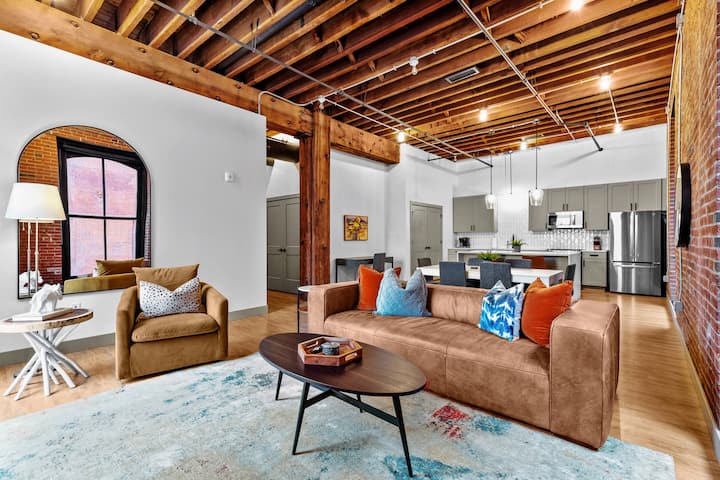 Brick & Bed Loft - Stylish River View - 세인트루이스