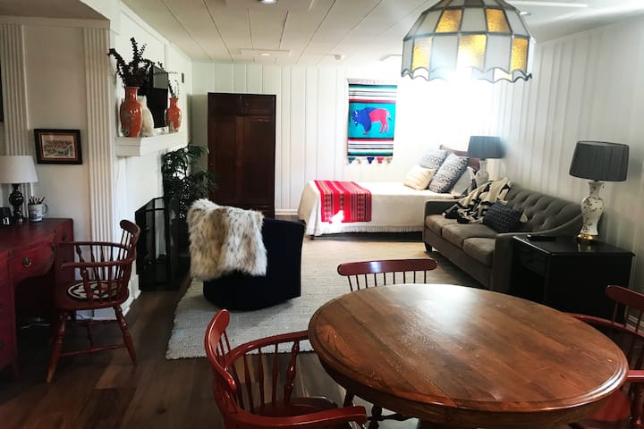 New! Cozy, Private Highlands Studio - Louisville, KY