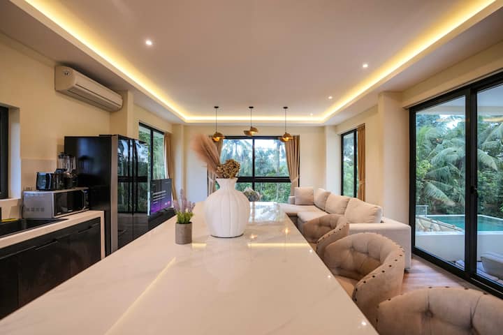 Luxurious 4br Villa With Jungle View - Bali