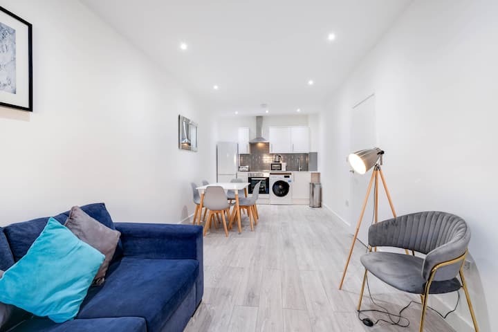 Corby Town Centre Serviced Apartment-02 With Wi-fi - Corby