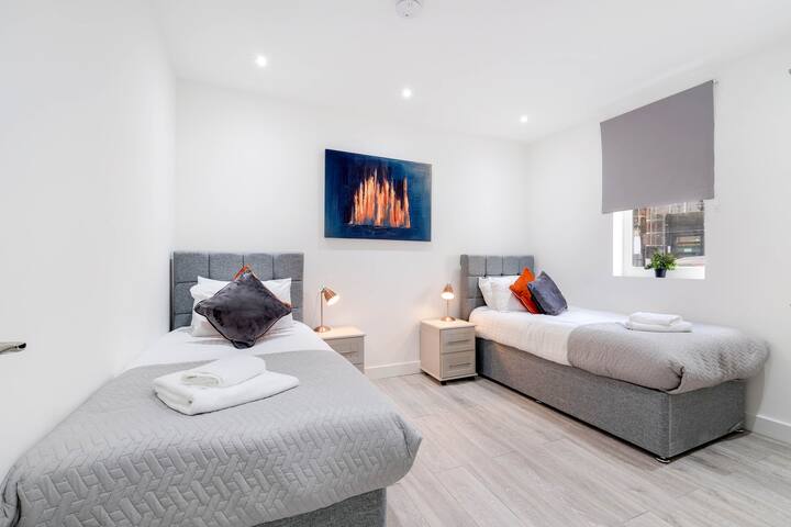Corby Town Centre Serviced Apartment-03 With Wi-fi - Corby