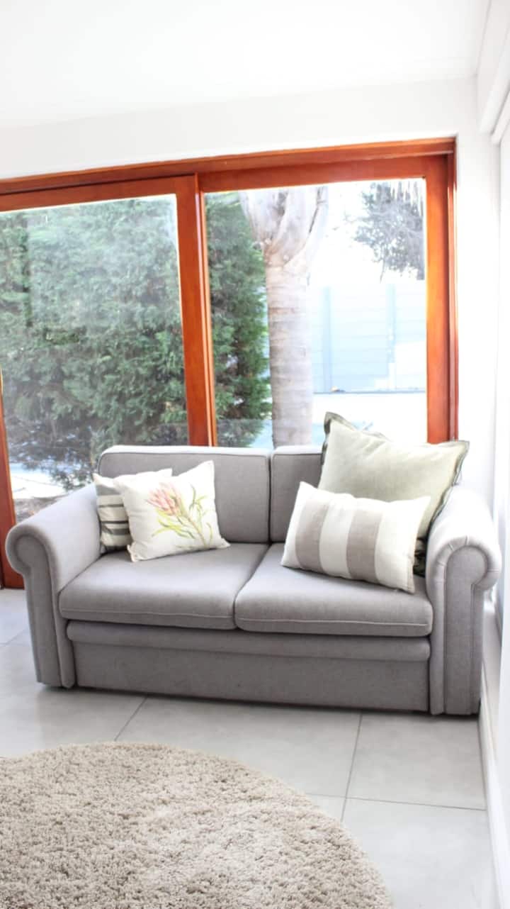 Cozy Oasis - Table View, Cpt - Parklands