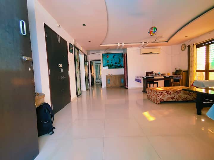 Tirth Palace Homestay - Vadodara