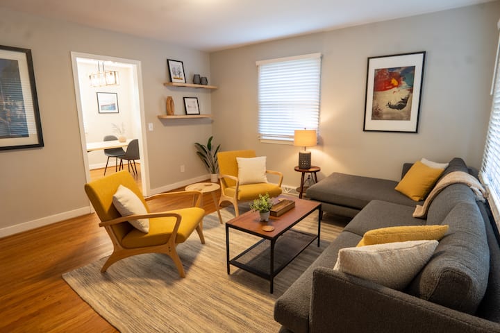 Charming Creekside Gem! - Charlottesville, VA