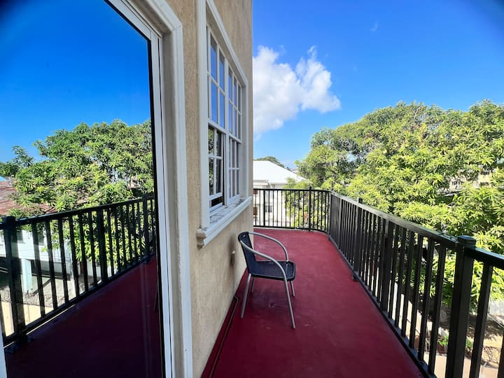 Top Floor With Views De Carrton - Guyana