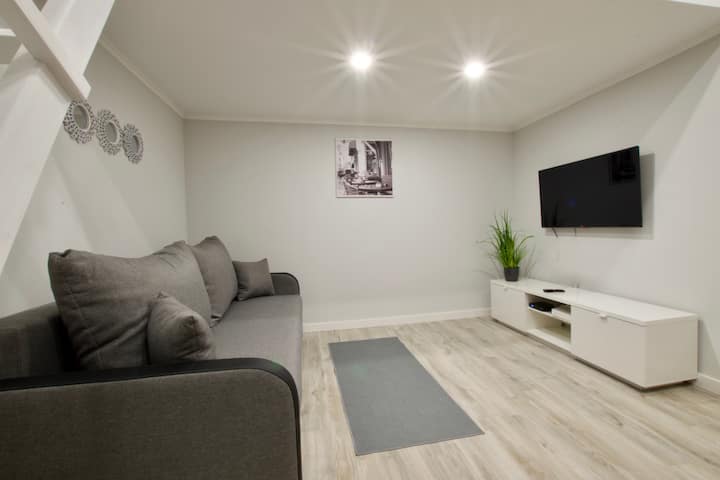 Standard Apartment By Hi5-csengery Studio - Budapest