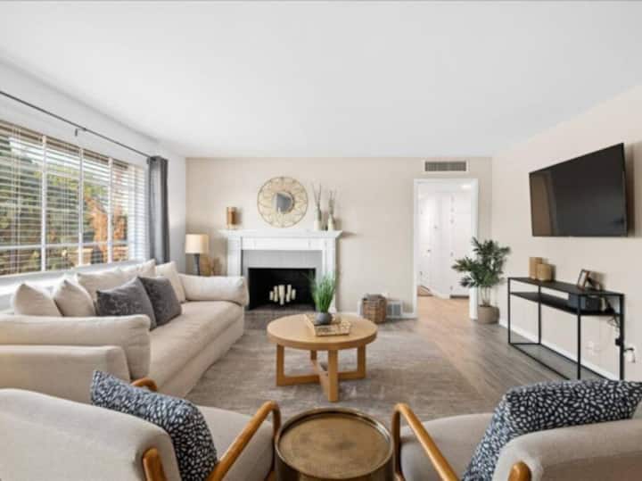 The Manchester - Close To Gem Show! - Tucson, AZ